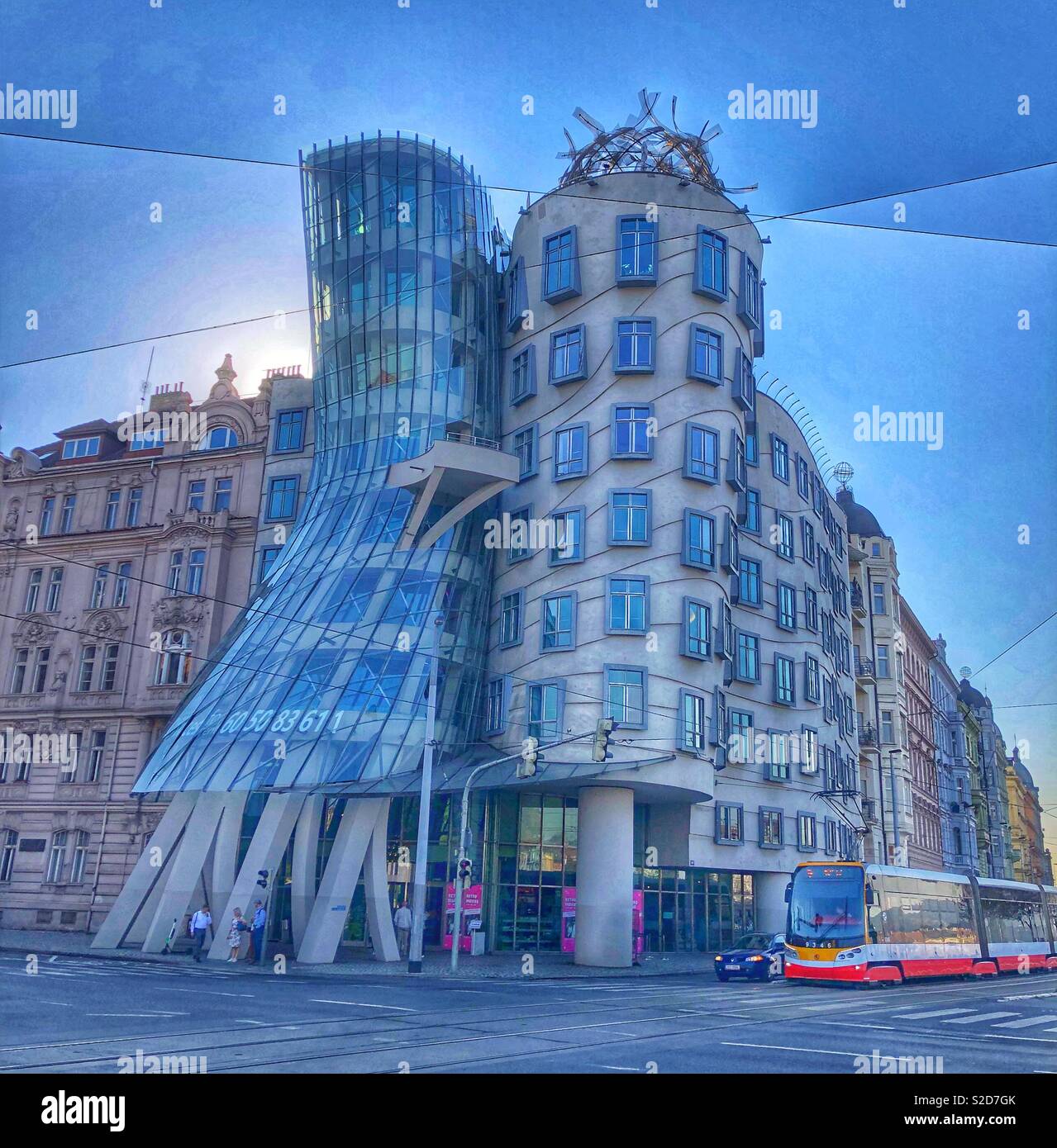 The Dancing House in Prague Stock Photo - Alamy