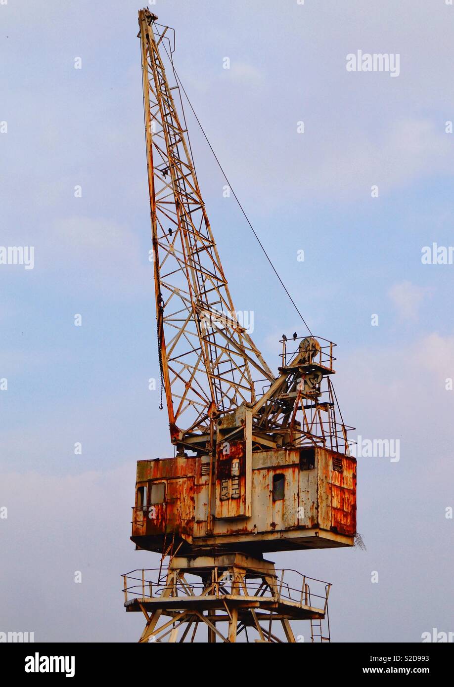 Rusty crane hi-res stock photography and images - Alamy
