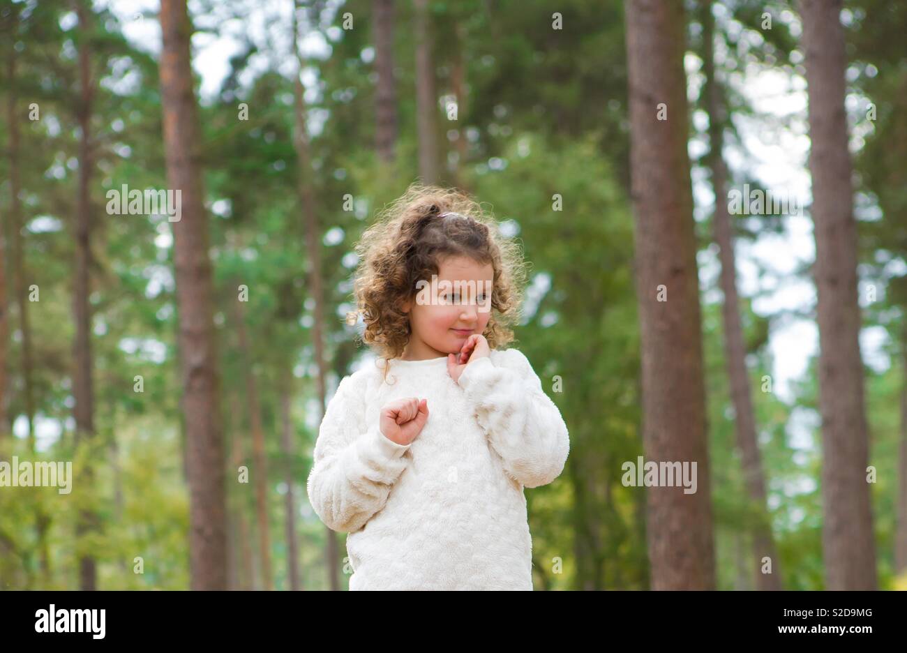 Child stood in forest hi-res stock photography and images - Alamy