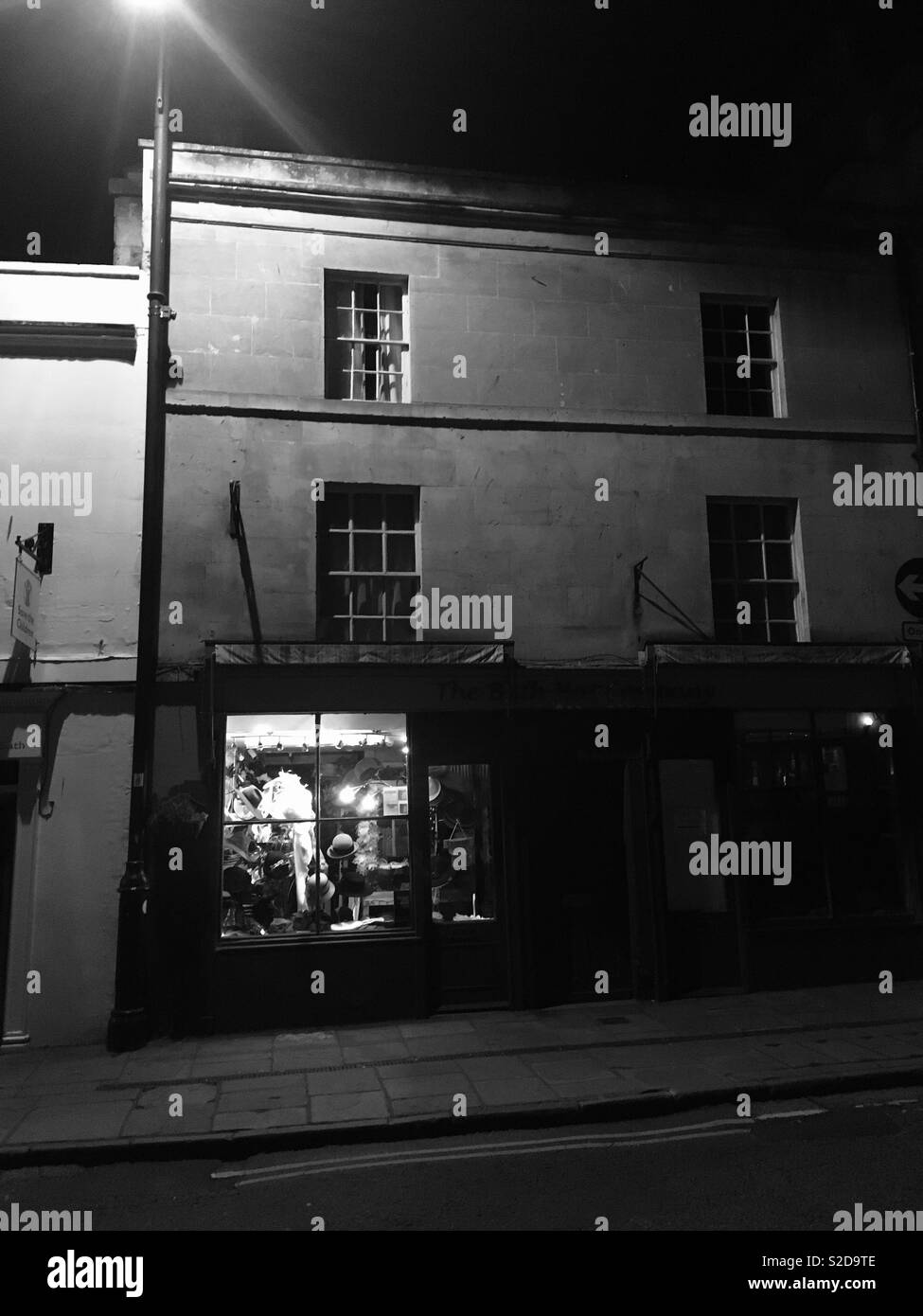 Georgian shop front Black and White Stock Photos & Images - Alamy