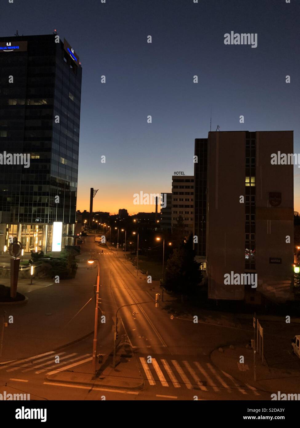 Rising sun street hi-res stock photography and images - Alamy