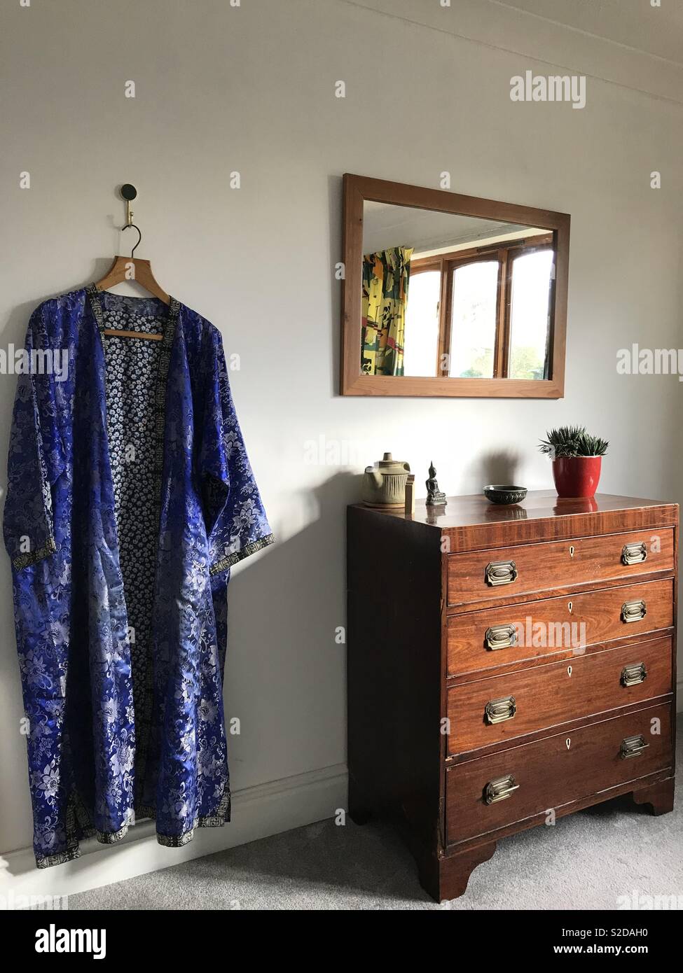Retro robe hi-res stock photography and images - Alamy