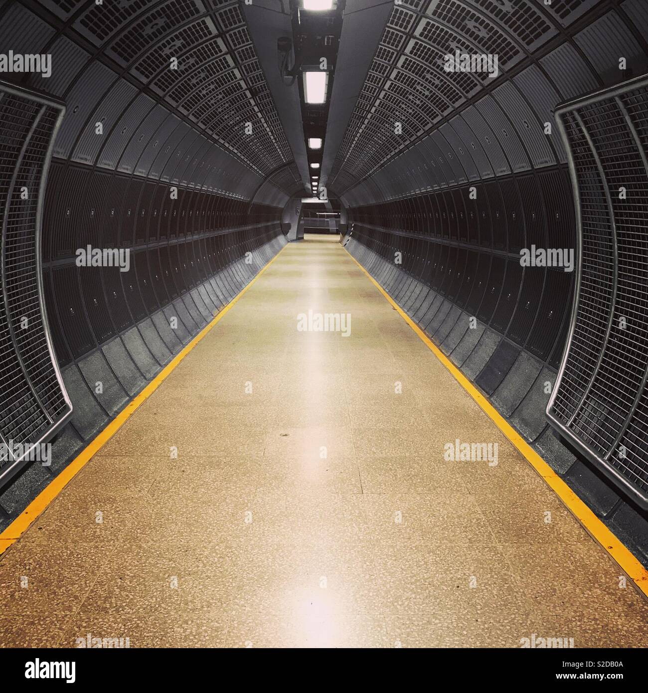Underground tunnels london hi-res stock photography and images - Alamy