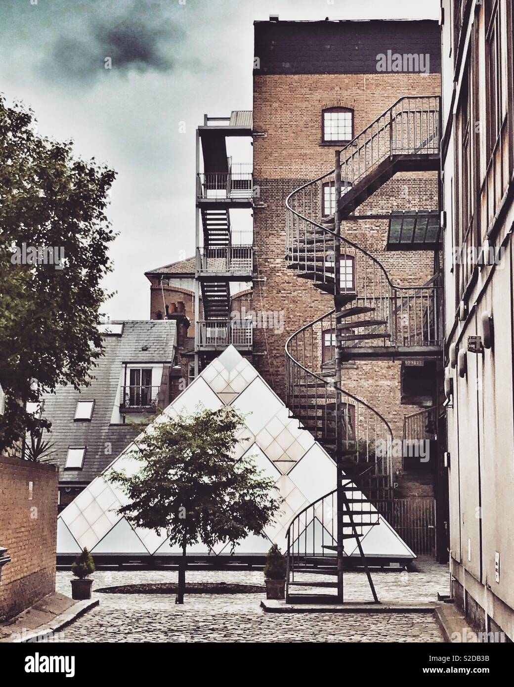 Mini louvre hi-res stock photography and images - Alamy