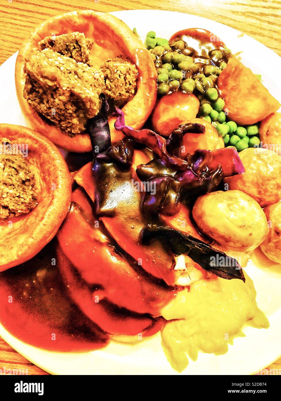 Roast chicken stuffing gravy hi-res stock photography and images - Alamy