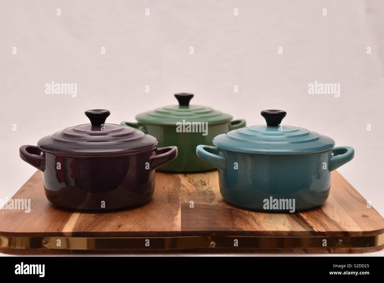 Coloured earthen pots hi-res stock photography and images - Alamy