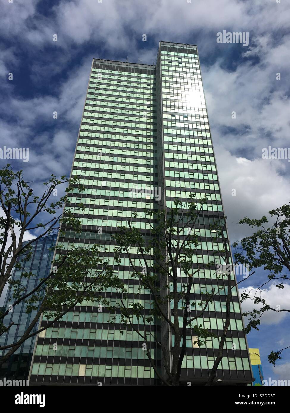 Modern tower block hi-res stock photography and images - Alamy