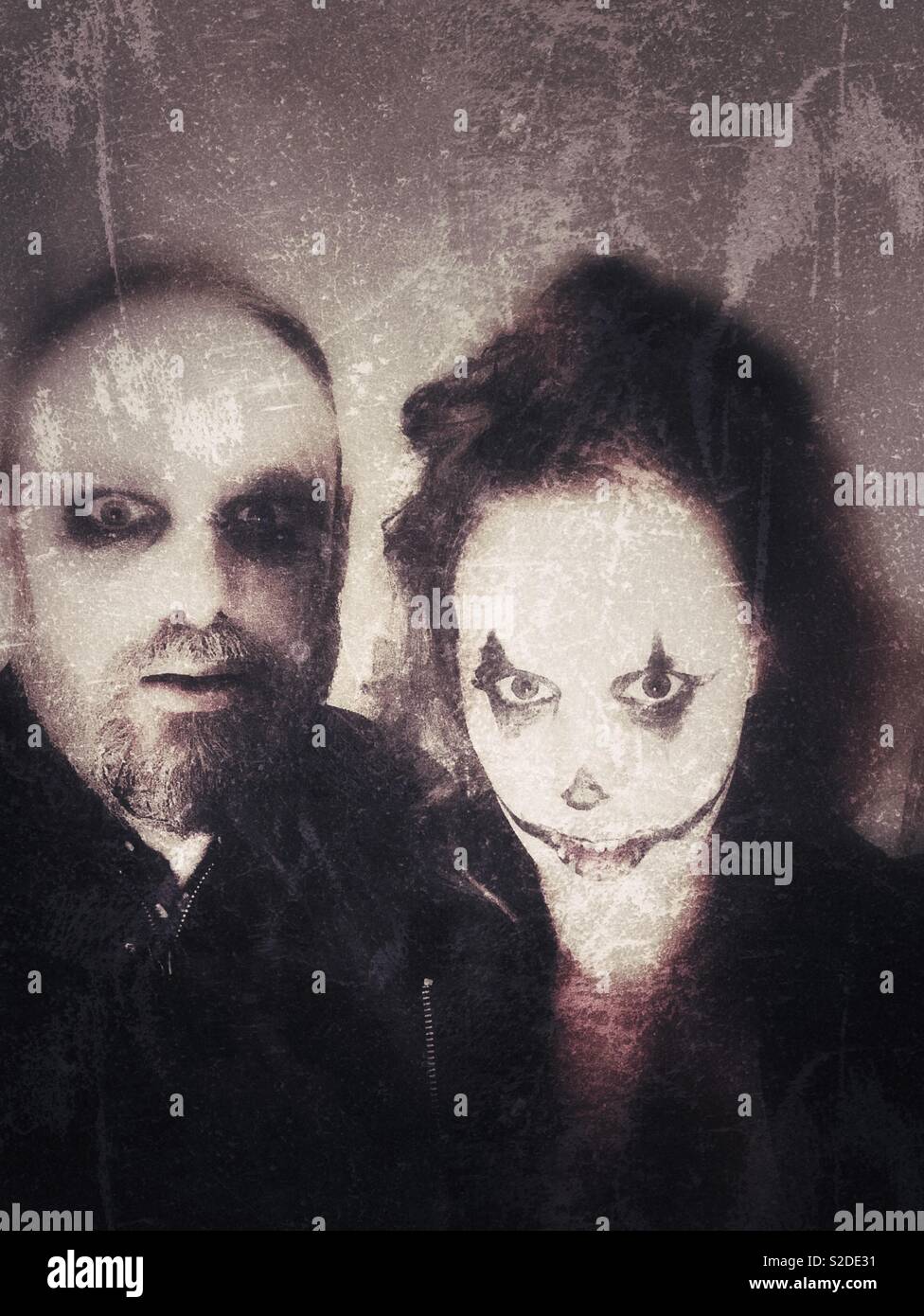 Zombie couple hi-res stock photography and images - Alamy