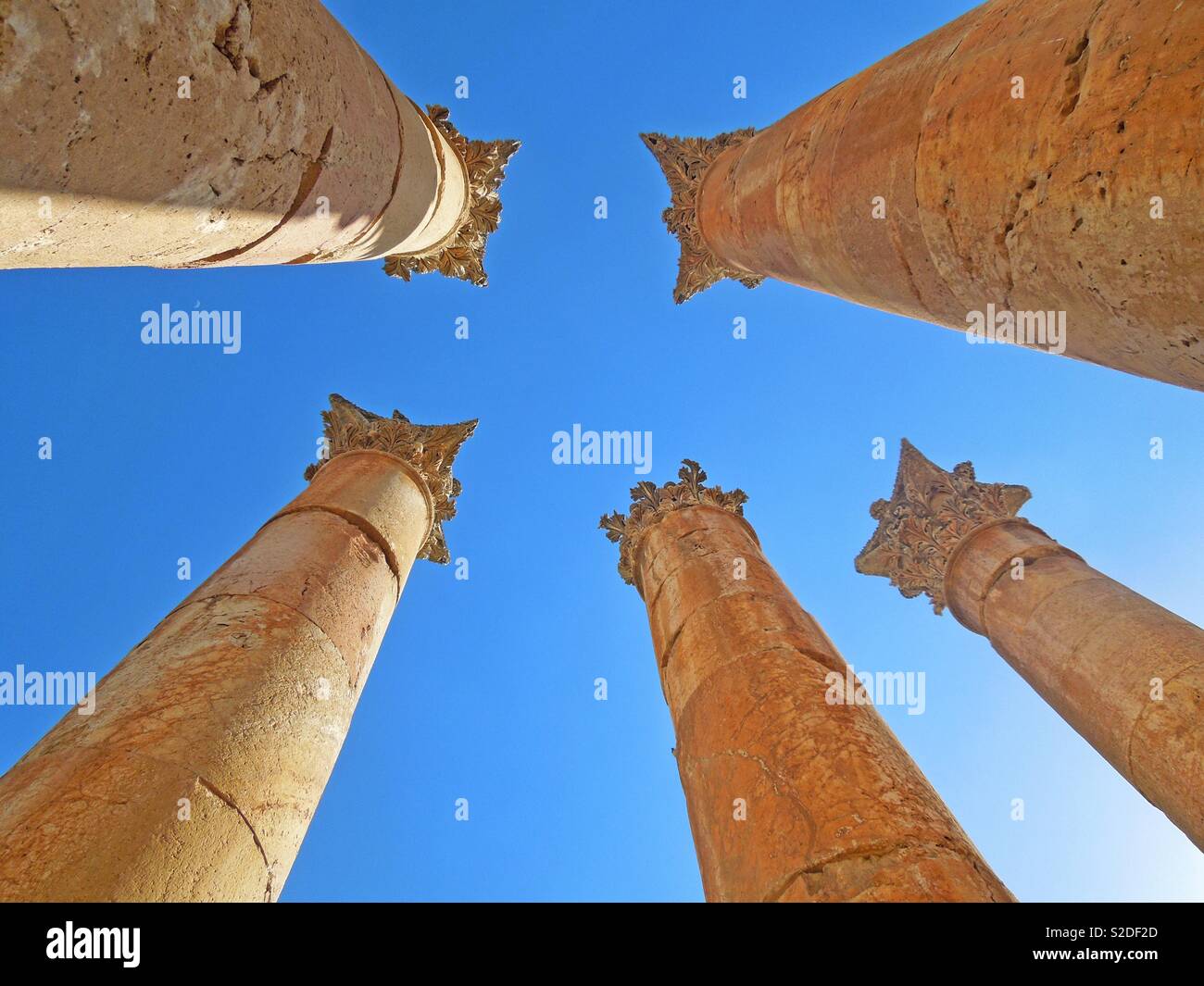 Towering towers hi-res stock photography and images - Alamy