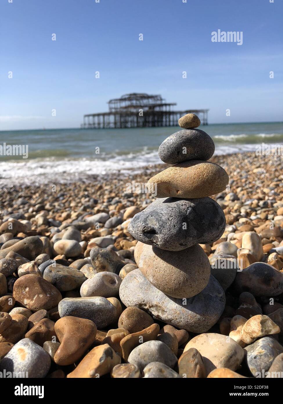 Brighton beach pebbles hi-res stock photography and images - Alamy