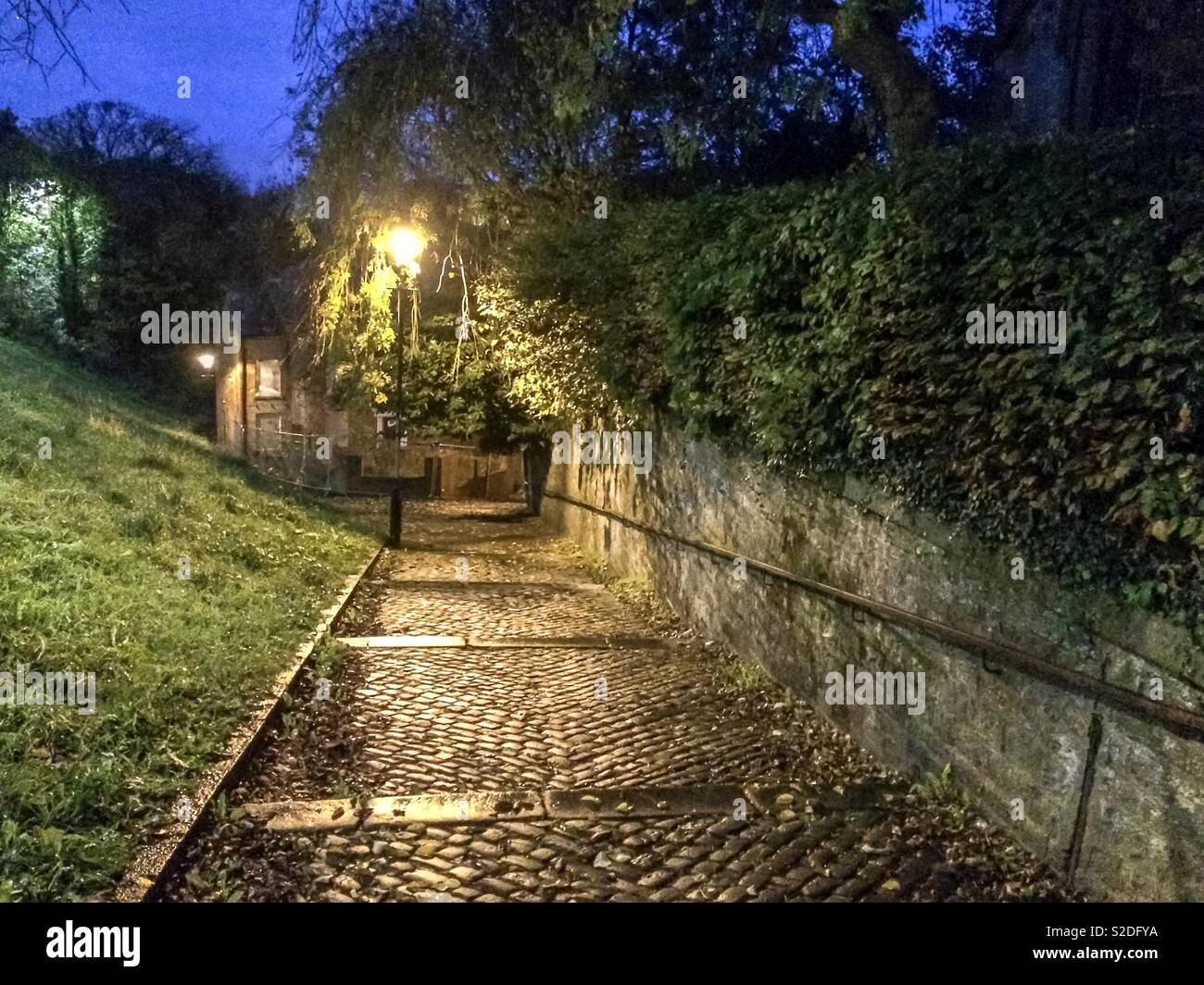 Path paths pathway pathways hi-res stock photography and images - Alamy