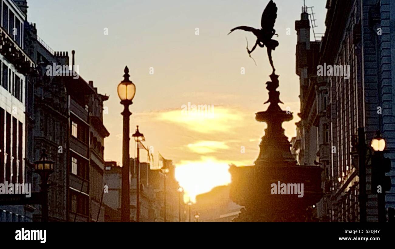 Piccadilly circus sunset hi-res stock photography and images - Alamy