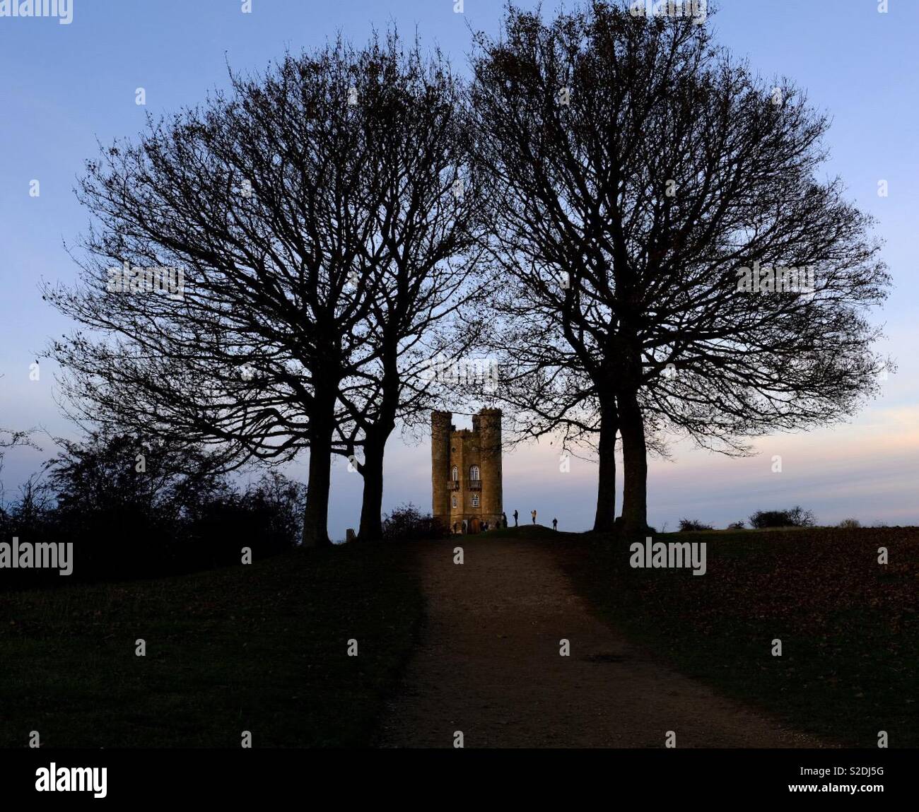Broadway tower folly hi-res stock photography and images - Alamy