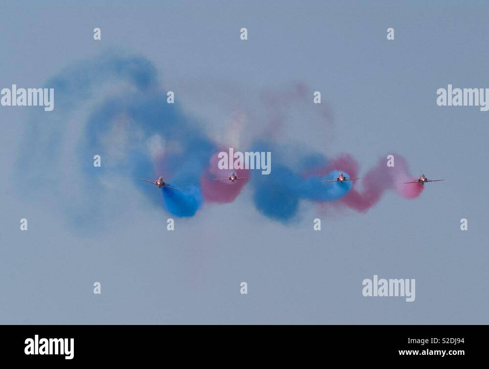 Red white and blue aircraft hi-res stock photography and images - Alamy
