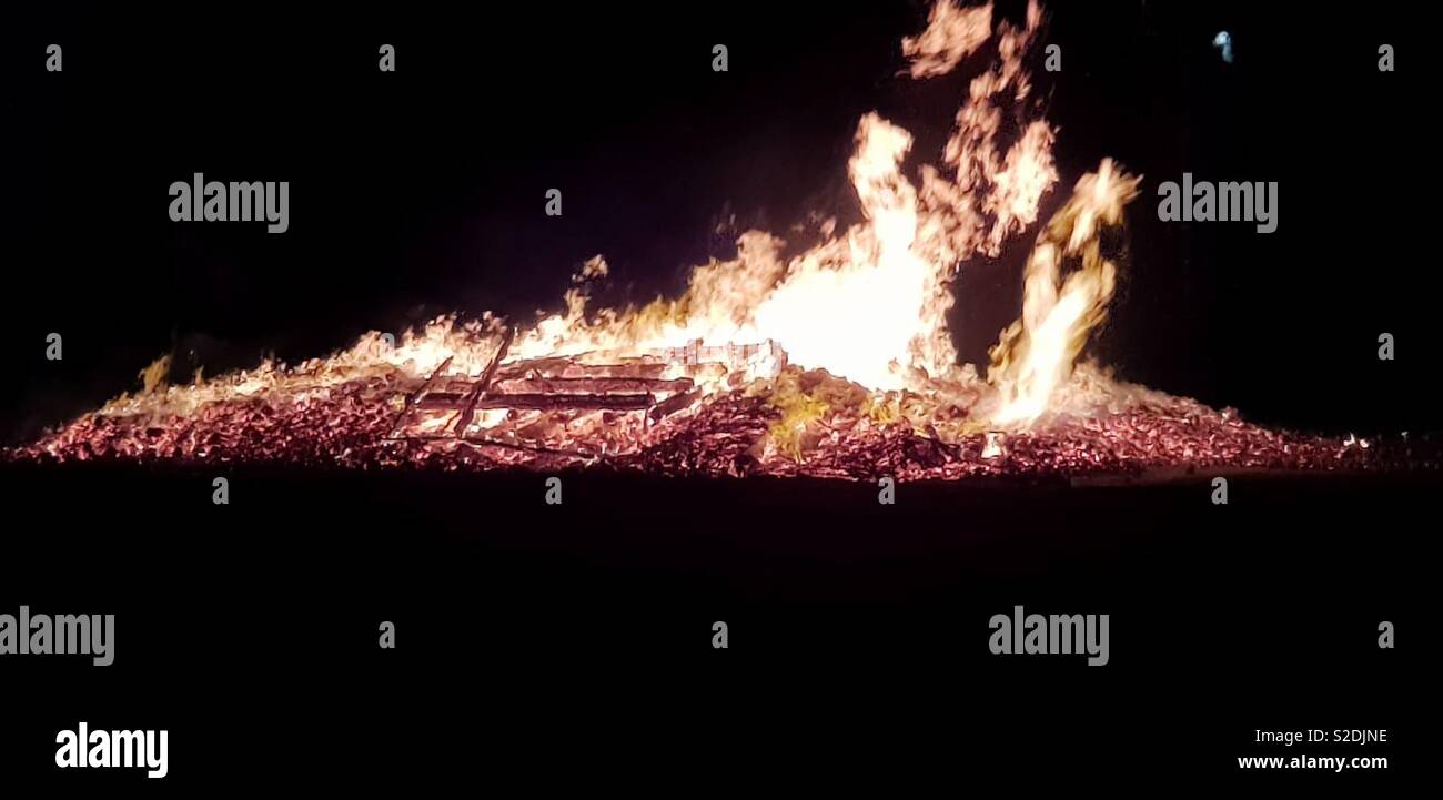 Rising dragon hi-res stock photography and images - Alamy