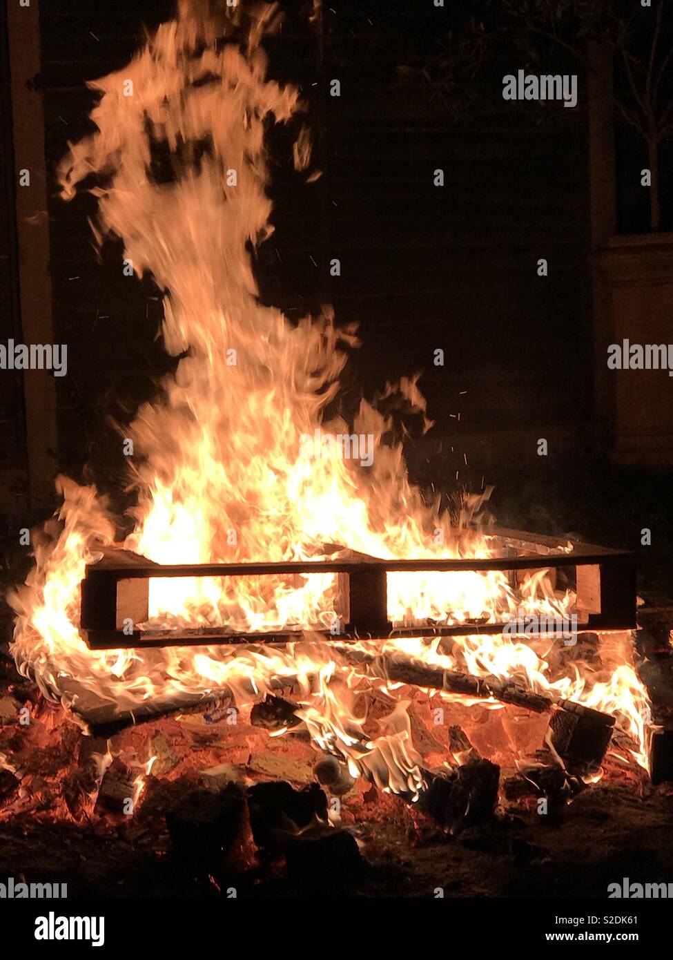 Faces in things hi-res stock photography and images - Alamy