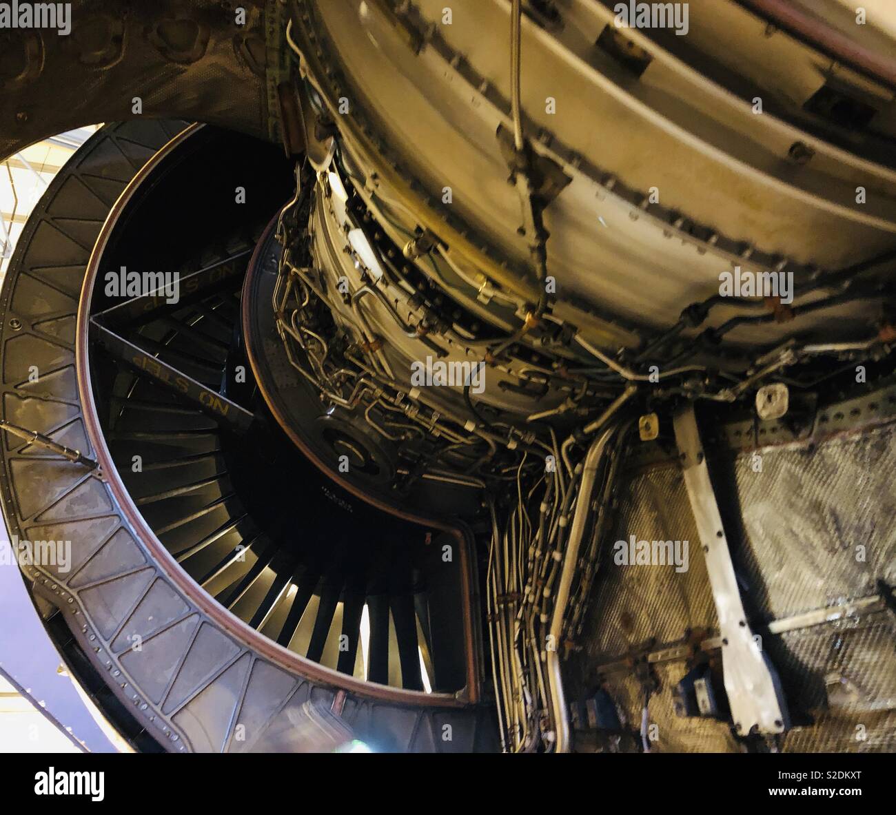 Jet engine cowling hi-res stock photography and images - Alamy