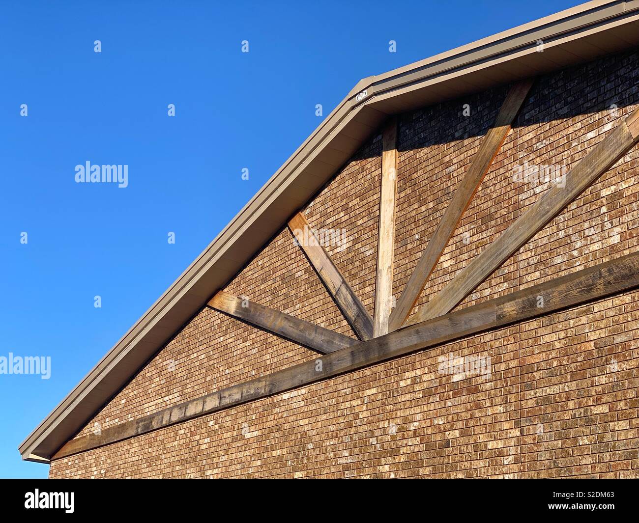 Supporting brick wall hi-res stock photography and images - Alamy