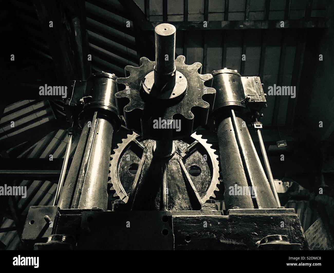 Black cog hi-res stock photography and images - Alamy
