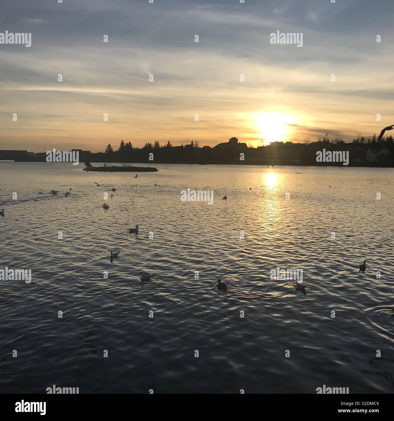 Icelandic sunset hi-res stock photography and images - Alamy