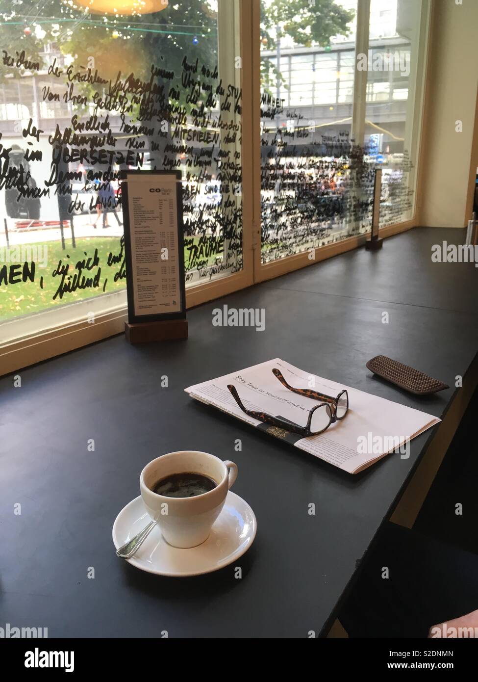 Cafe window seat hi-res stock photography and images - Alamy
