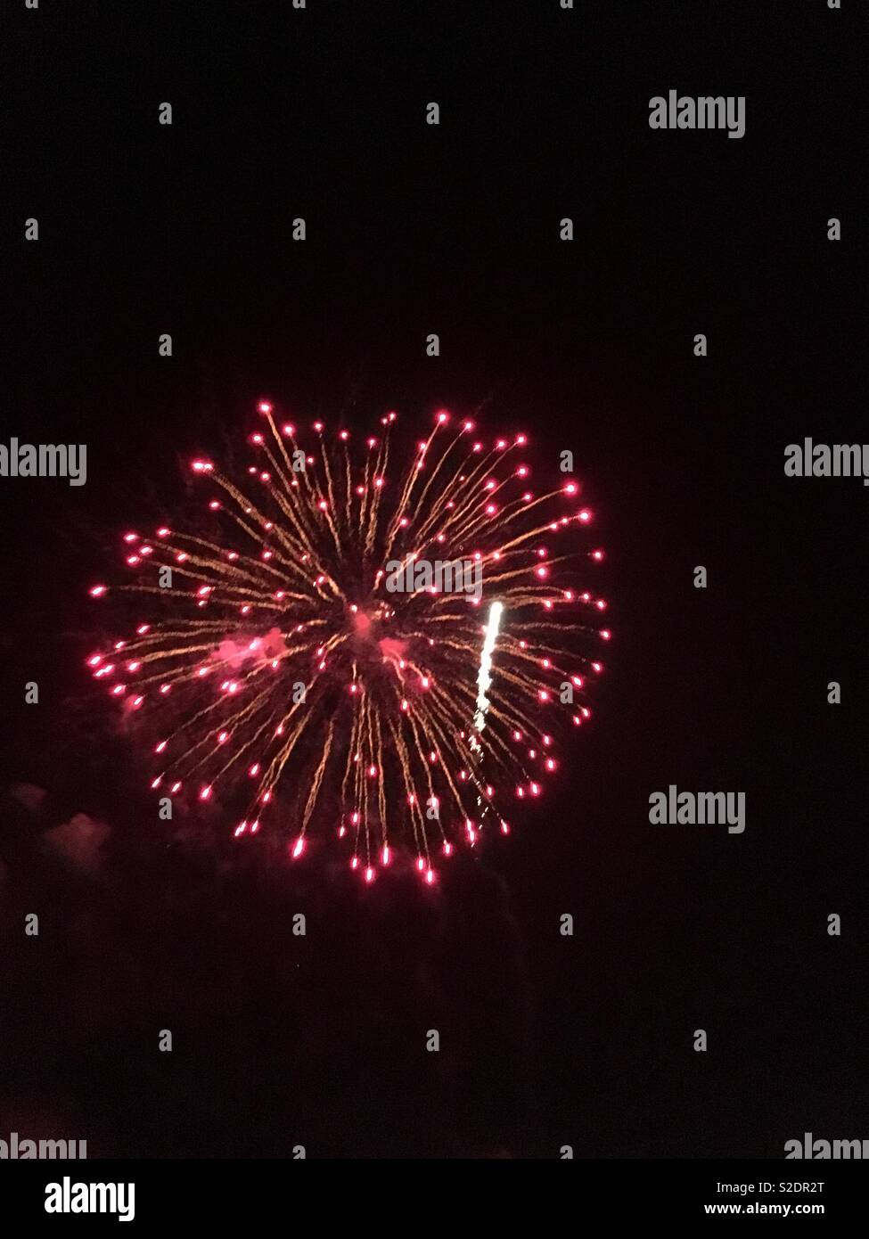 Exploding firework hi-res stock photography and images - Alamy
