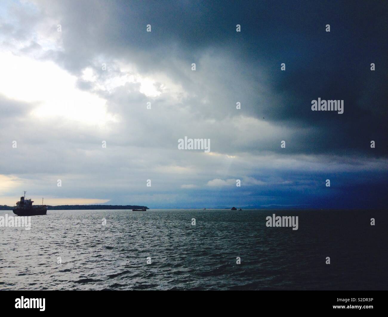 Strom In The Sea Stock Photo - Alamy
