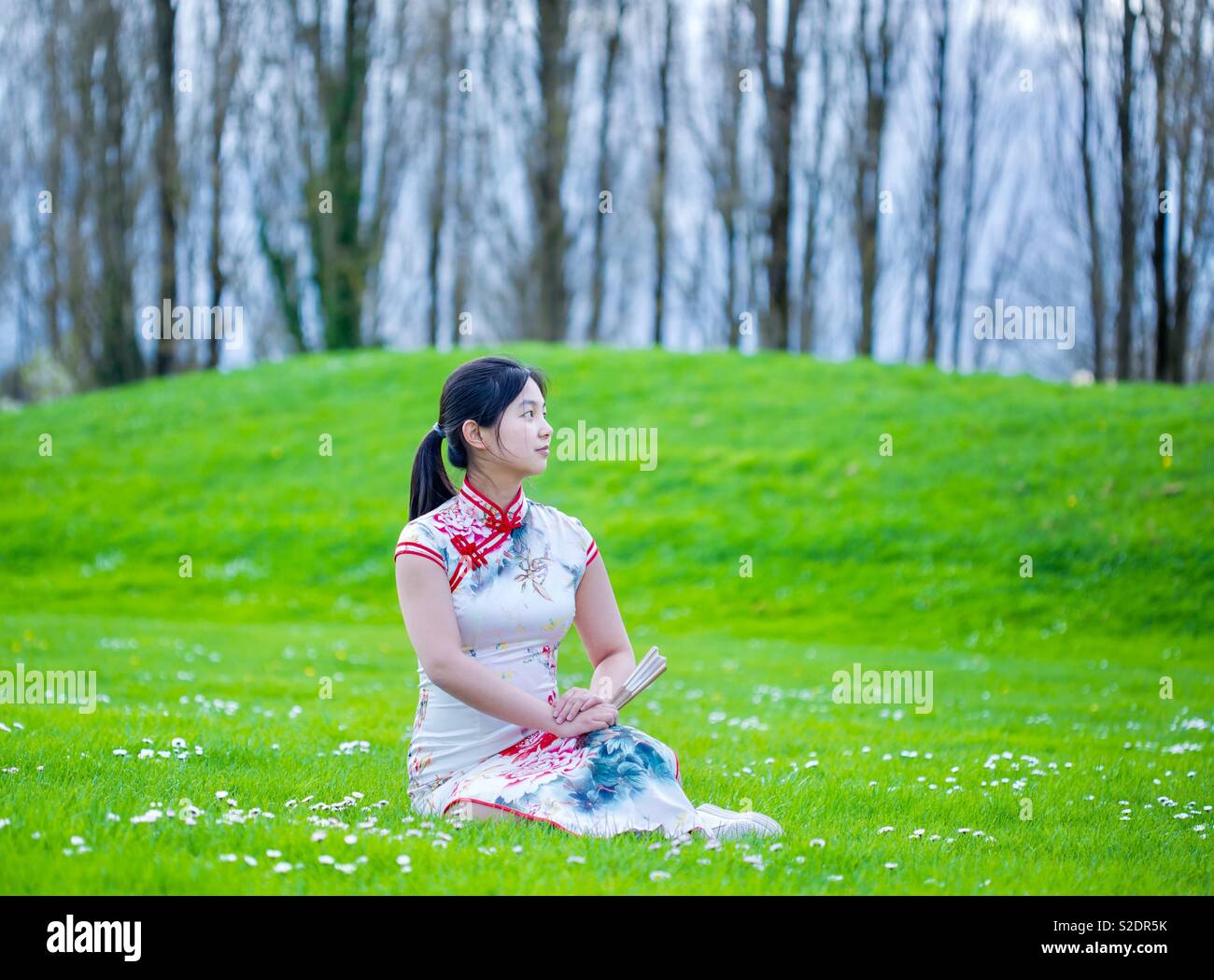 Chinese traditional dress - qipao Stock Photo - Alamy Chinese traditional dress - qipao Stock Photo - Alamy