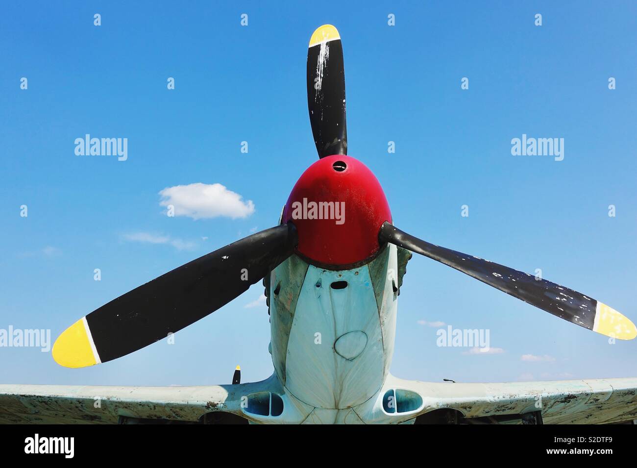 Nose of plane hi-res stock photography and images - Alamy