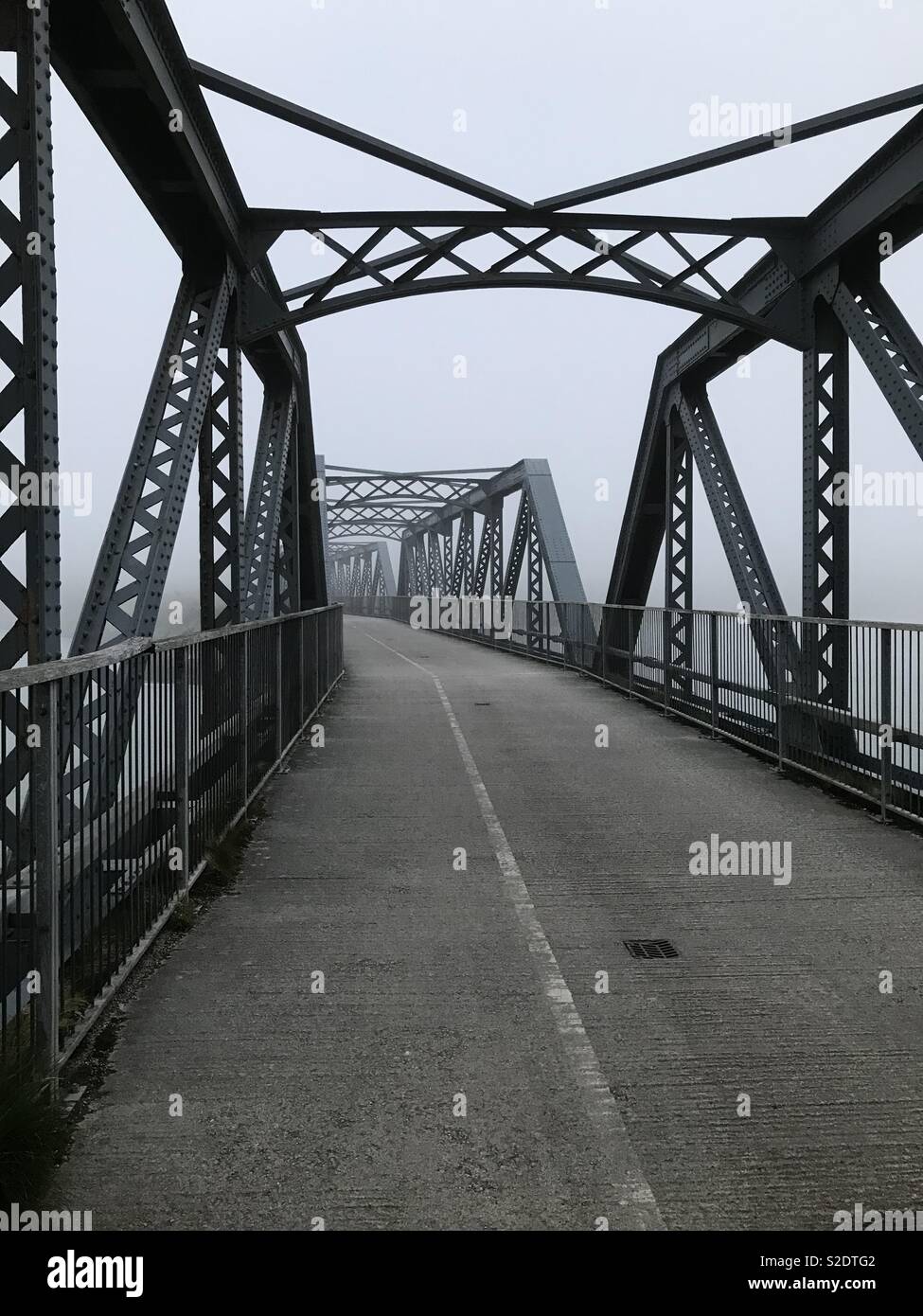 Misty bridge, Cornwall Stock Photo - Alamy