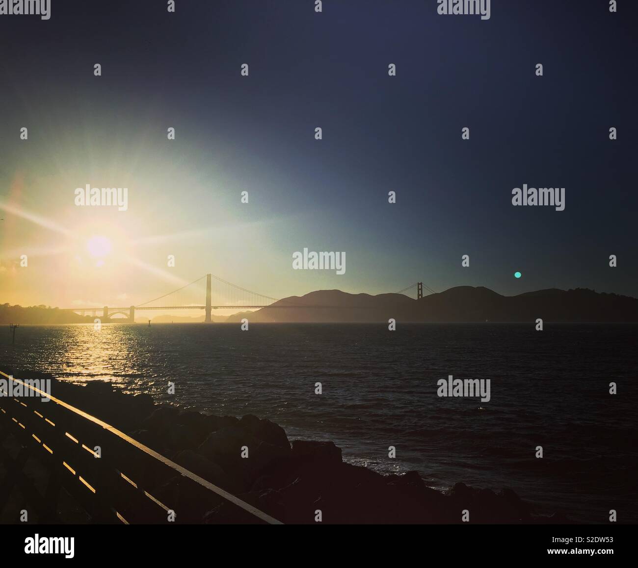 Moon gate bridge hi-res stock photography and images - Alamy