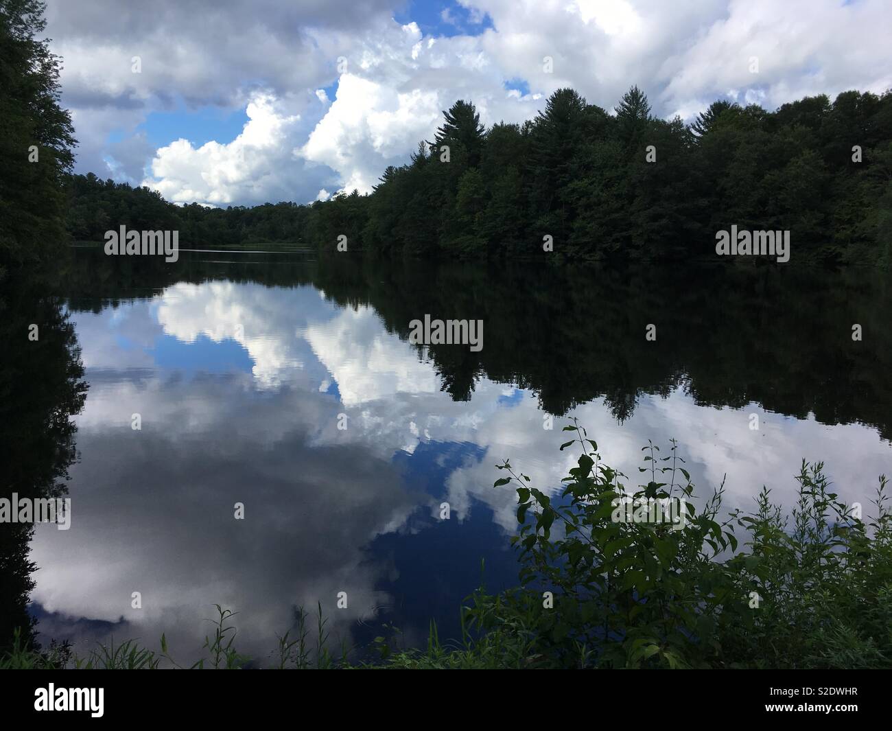 Reflective lake hi-res stock photography and images - Alamy