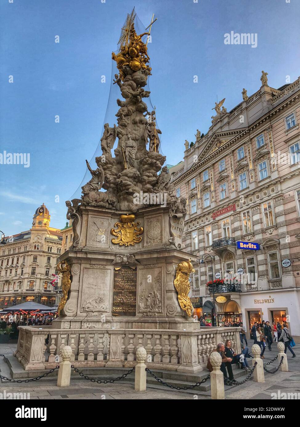 Religious statue vienna hi-res stock photography and images - Alamy