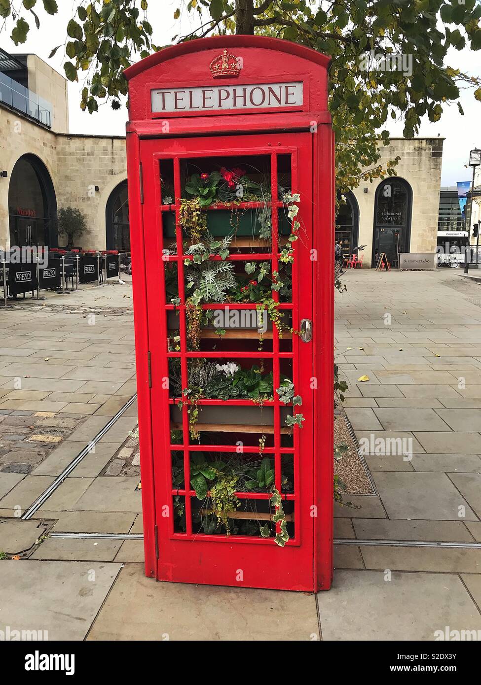 Red Phone Box Stock Photo - Alamy