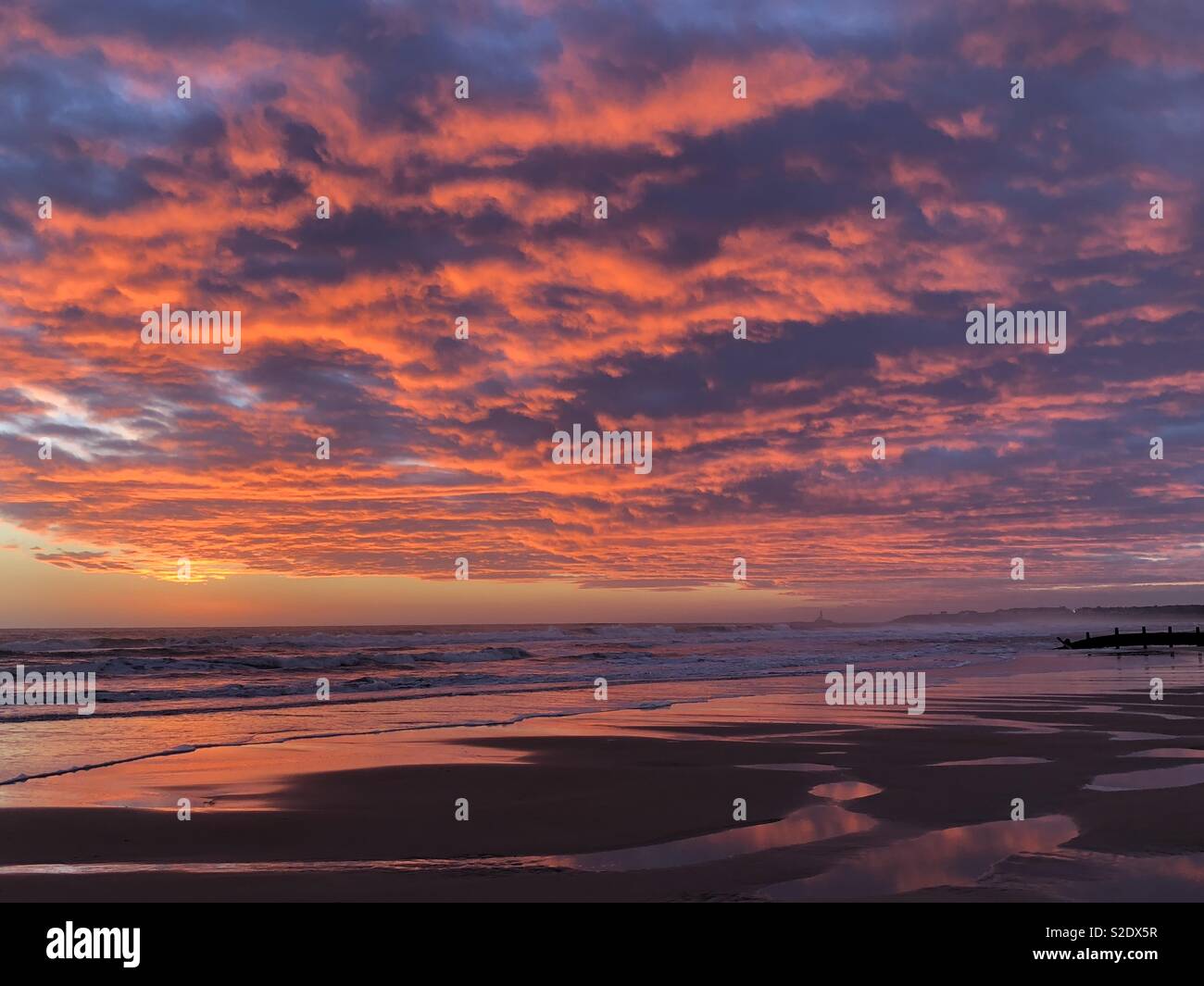 Sunrise colours hi-res stock photography and images - Alamy