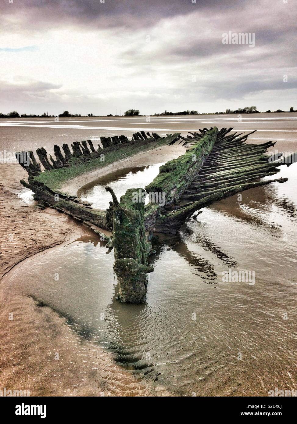 River humber shipwreck hi-res stock photography and images - Alamy