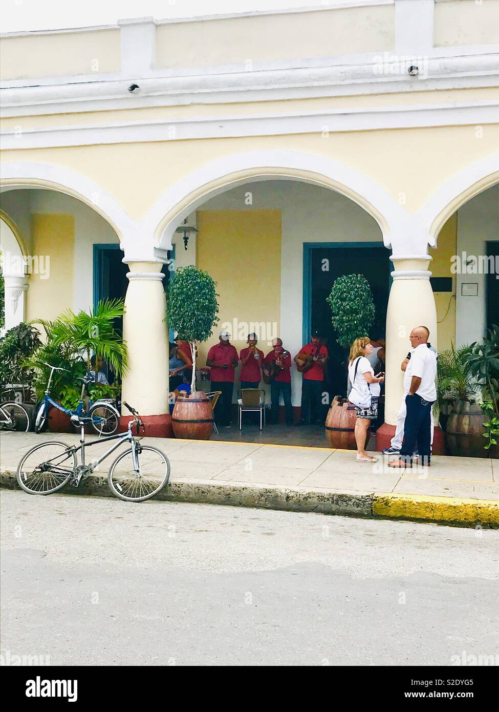 Live instruments hi-res stock photography and images - Alamy