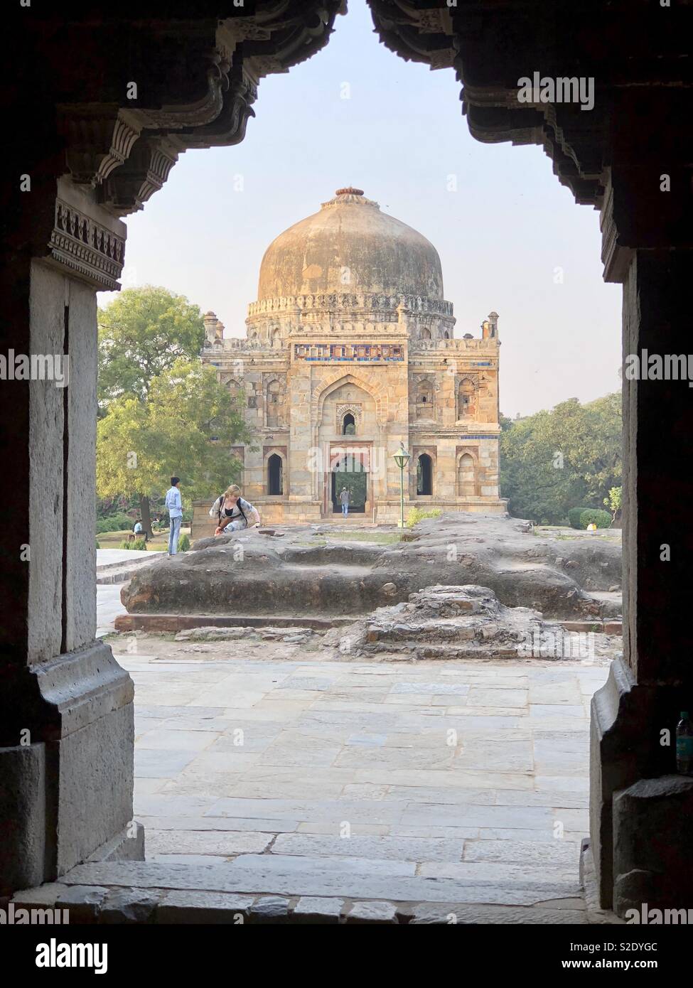 Delhi india bara gumbad building hi-res stock photography and images ...