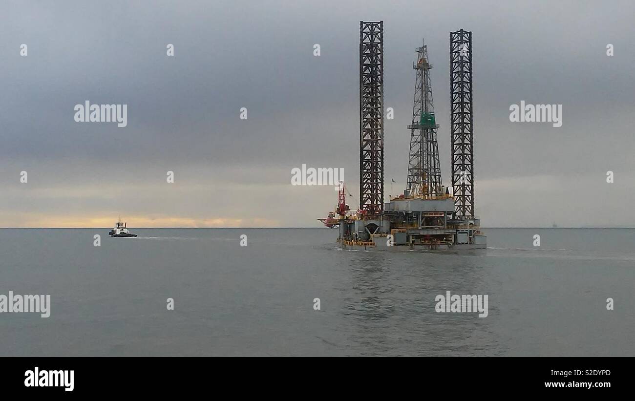 Oil alaska cook inlet hi-res stock photography and images - Alamy