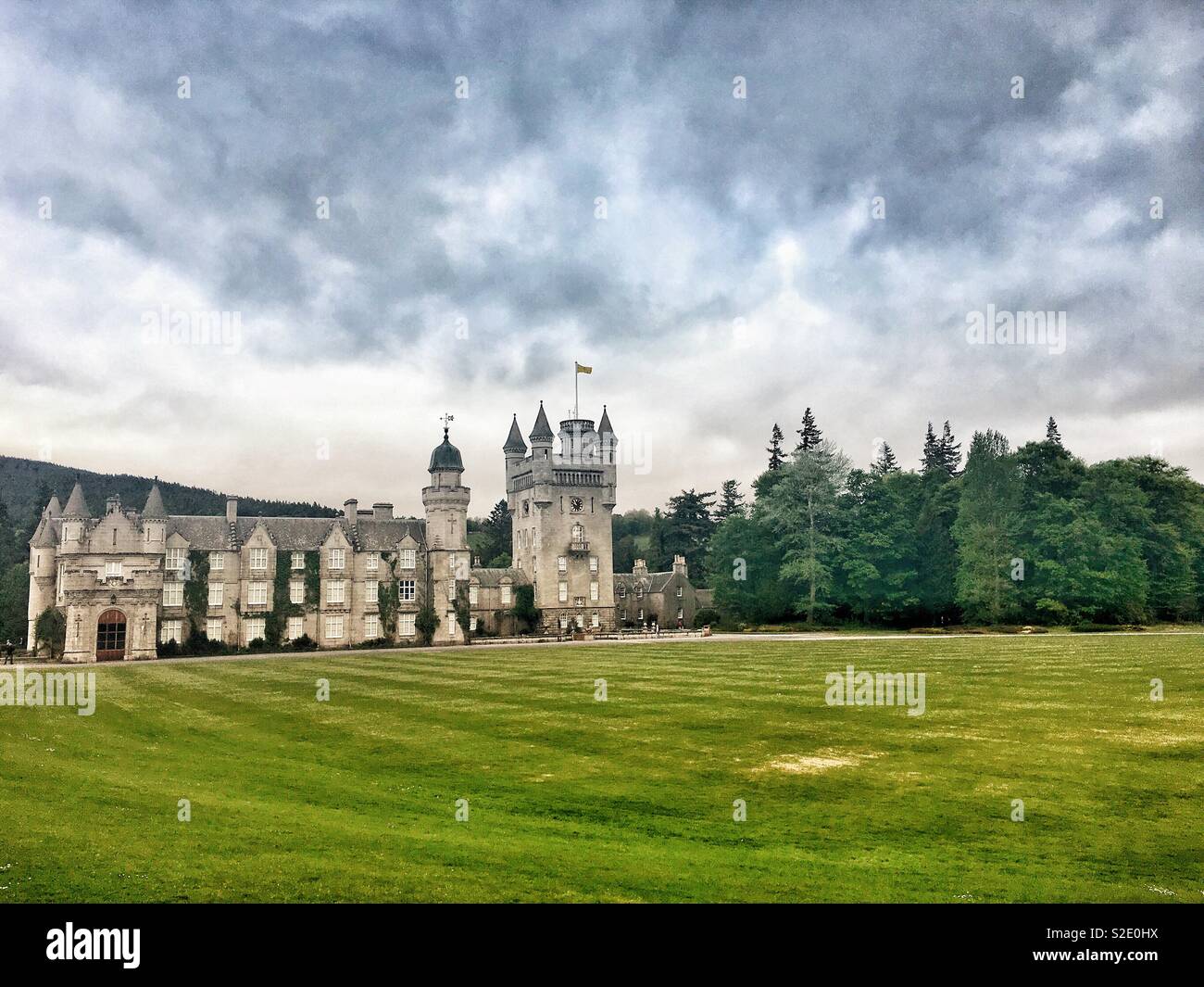 Balmoral castle scotland hi-res stock photography and images - Alamy