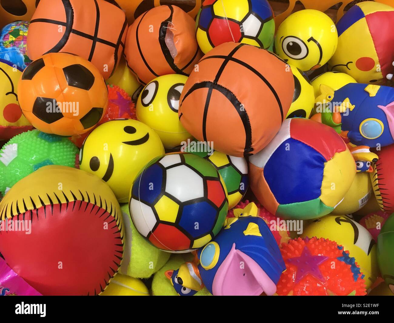 Basketball and soccer ball hi-res stock photography and images - Alamy