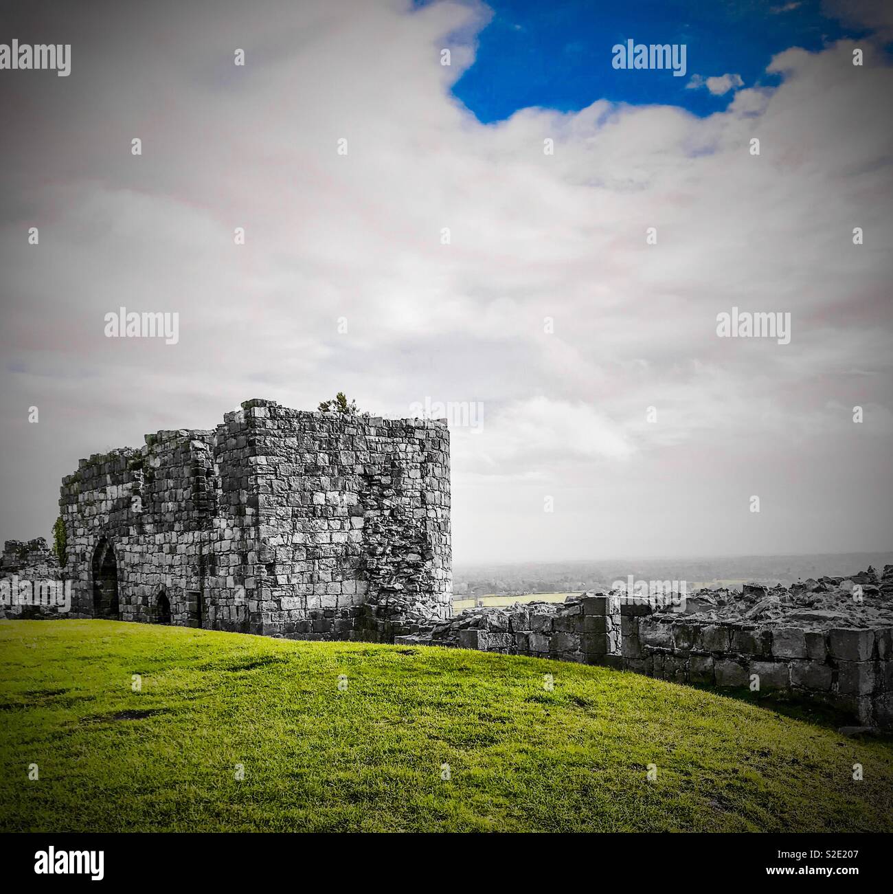 Beeston castle hi-res stock photography and images - Alamy