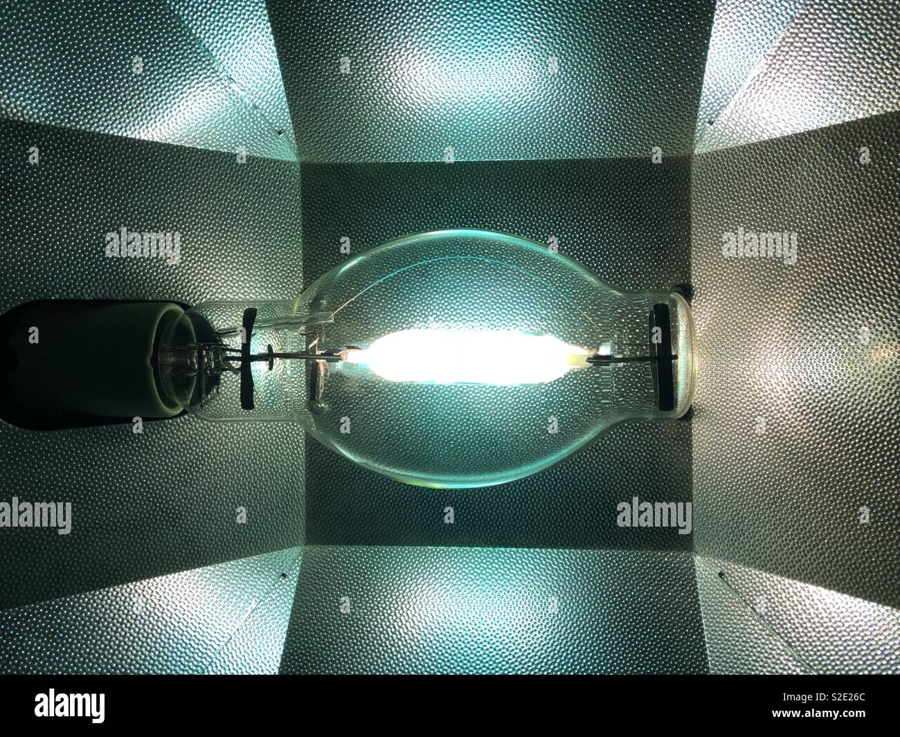 Metal halide hi-res stock photography and images - Alamy