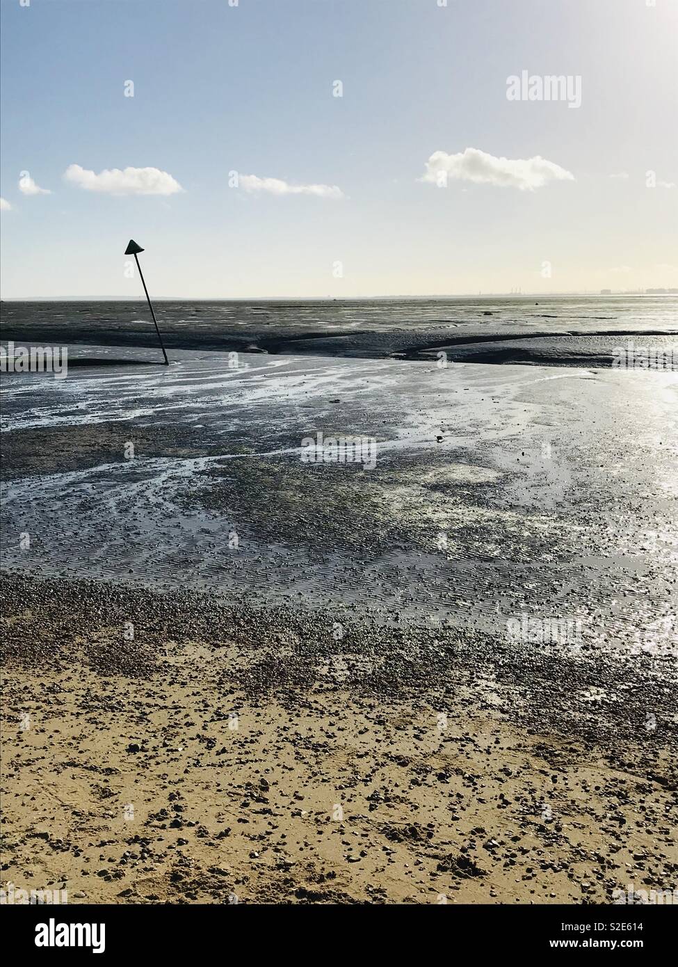 Thames estuary beach hi-res stock photography and images - Alamy