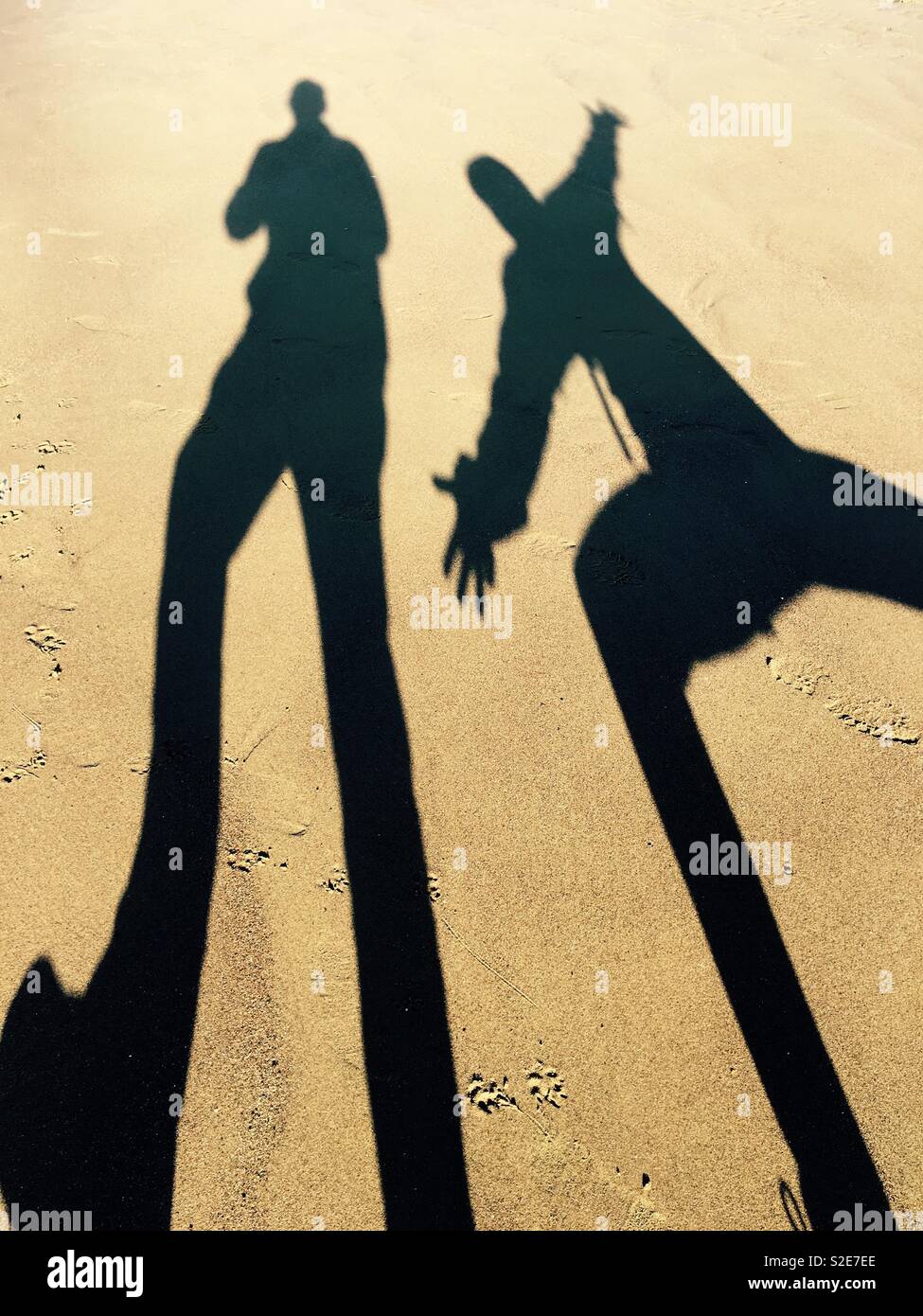 Shadows at the beach hi-res stock photography and images - Alamy