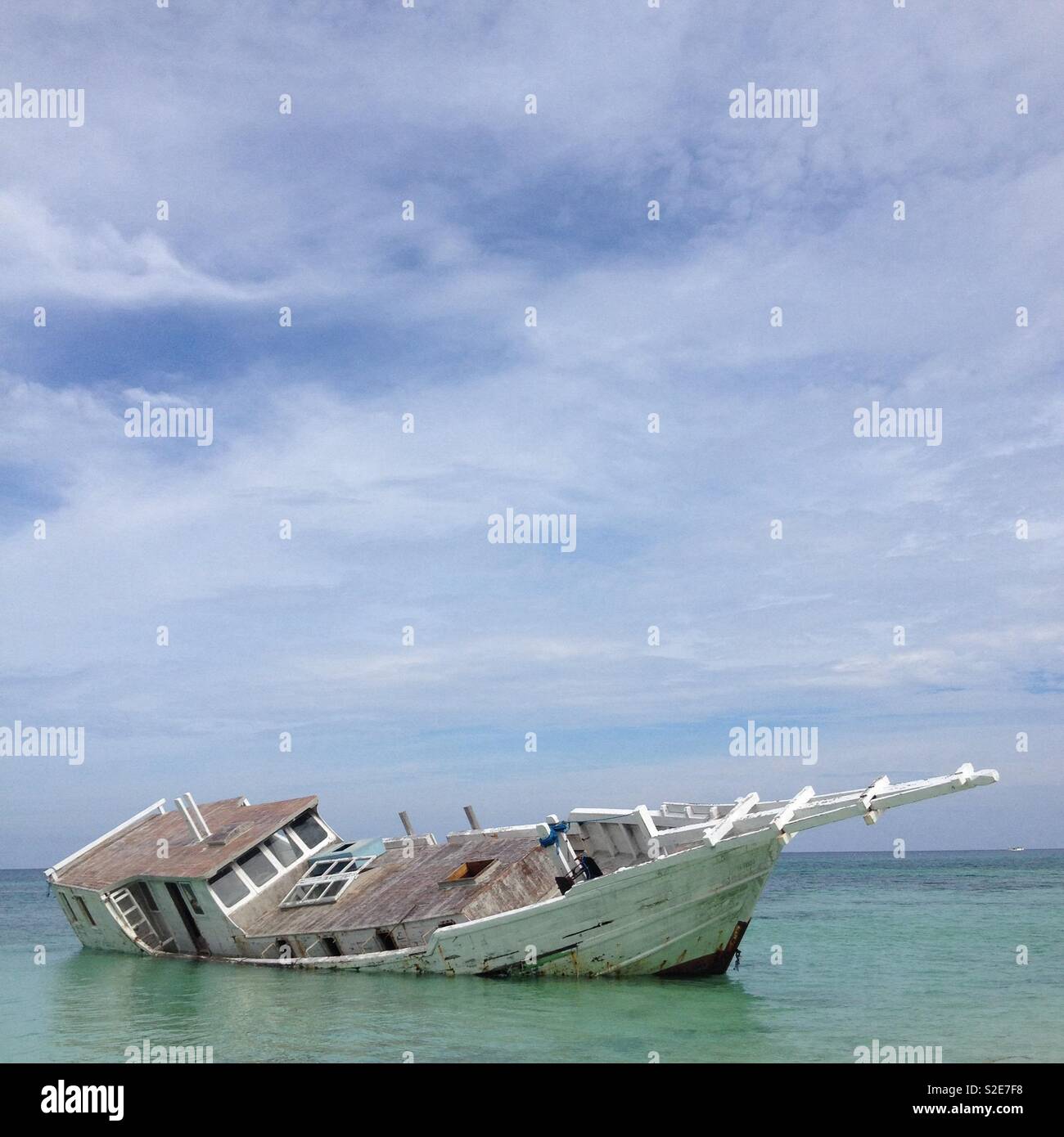 Broken ship hi-res stock photography and images - Alamy
