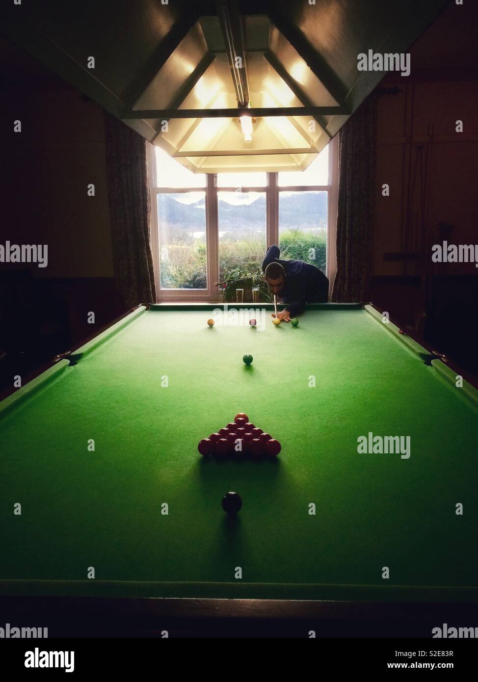 Playing pool table hi-res stock photography and images - Alamy