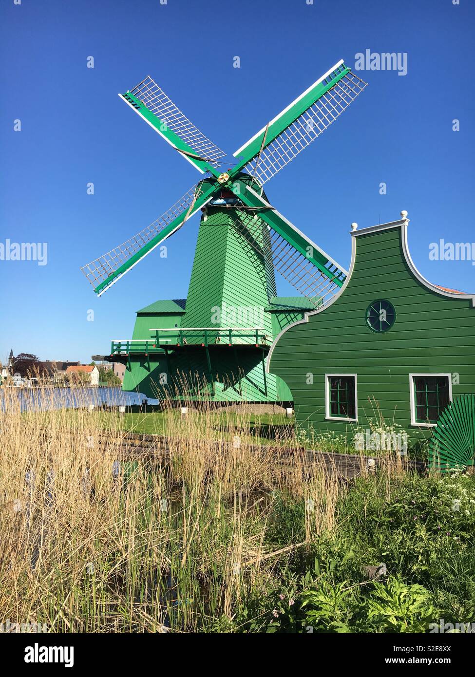 Green windmill hi-res stock photography and images - Alamy