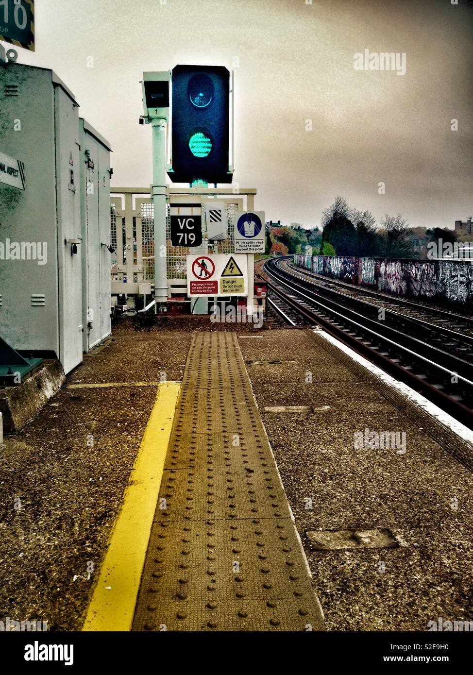 The platform's end Stock Photo - Alamy
