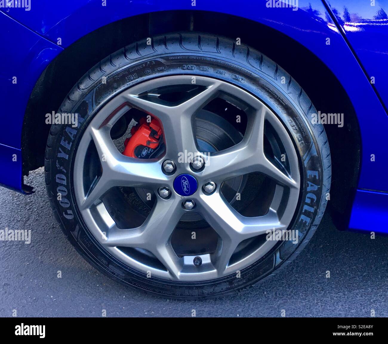 Ford focus st hi-res stock photography and images - Alamy